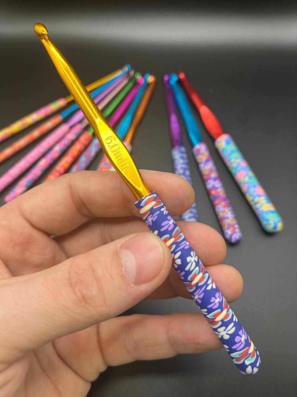 Набор крючков для вязания с прорезиненной ручкой, 12 шт.