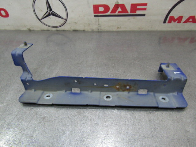 Кронштейн дефлектора кабины левый Volvo FH, FM