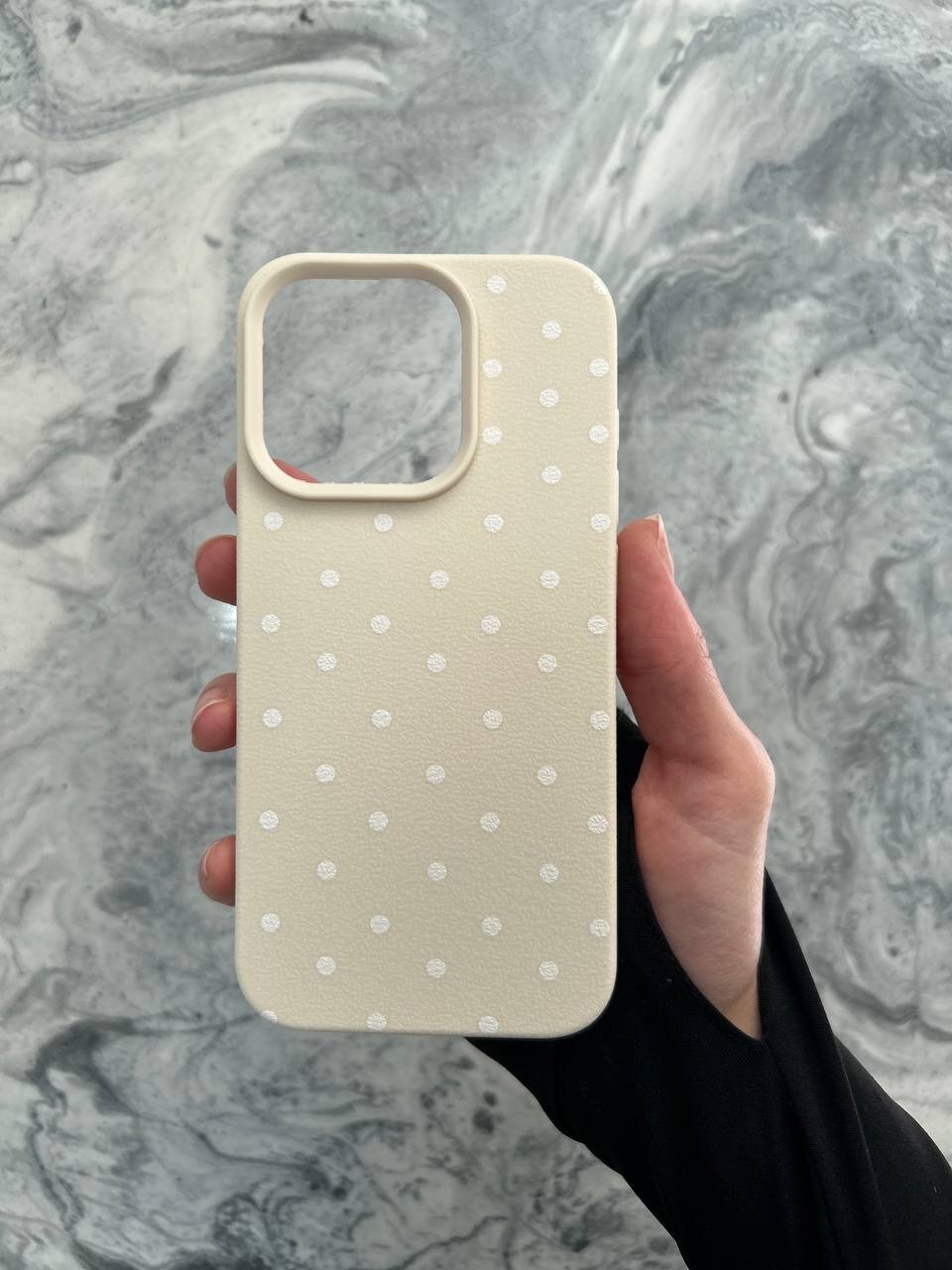 Чехол на айфон 16 про белый (горошек)/ Чехол на iPhone 16 pro белый