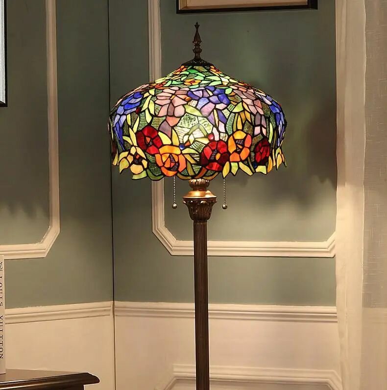 Ретро витраж Тиффани гостиная спальня прикроватная тумбочка торшер