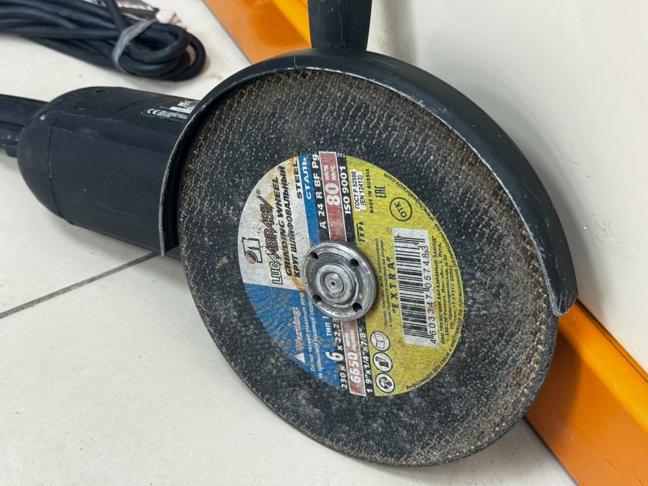 Угловая шлифмашина Ferm AGM1119Р, (Б/У), уценка