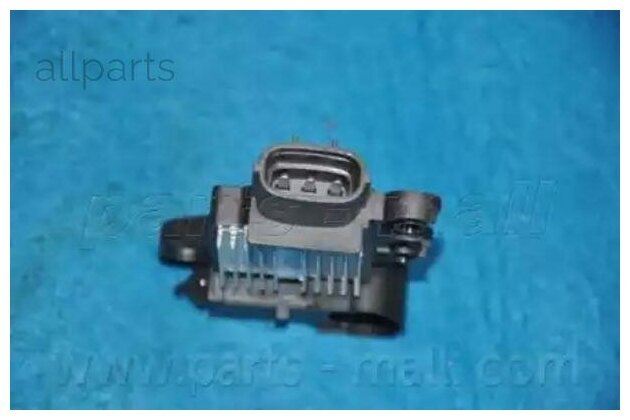 PARTS-MALL PXPBA-034 Регулятор генератора HYUNDAI i30(JD) 07- PMC 373702B300