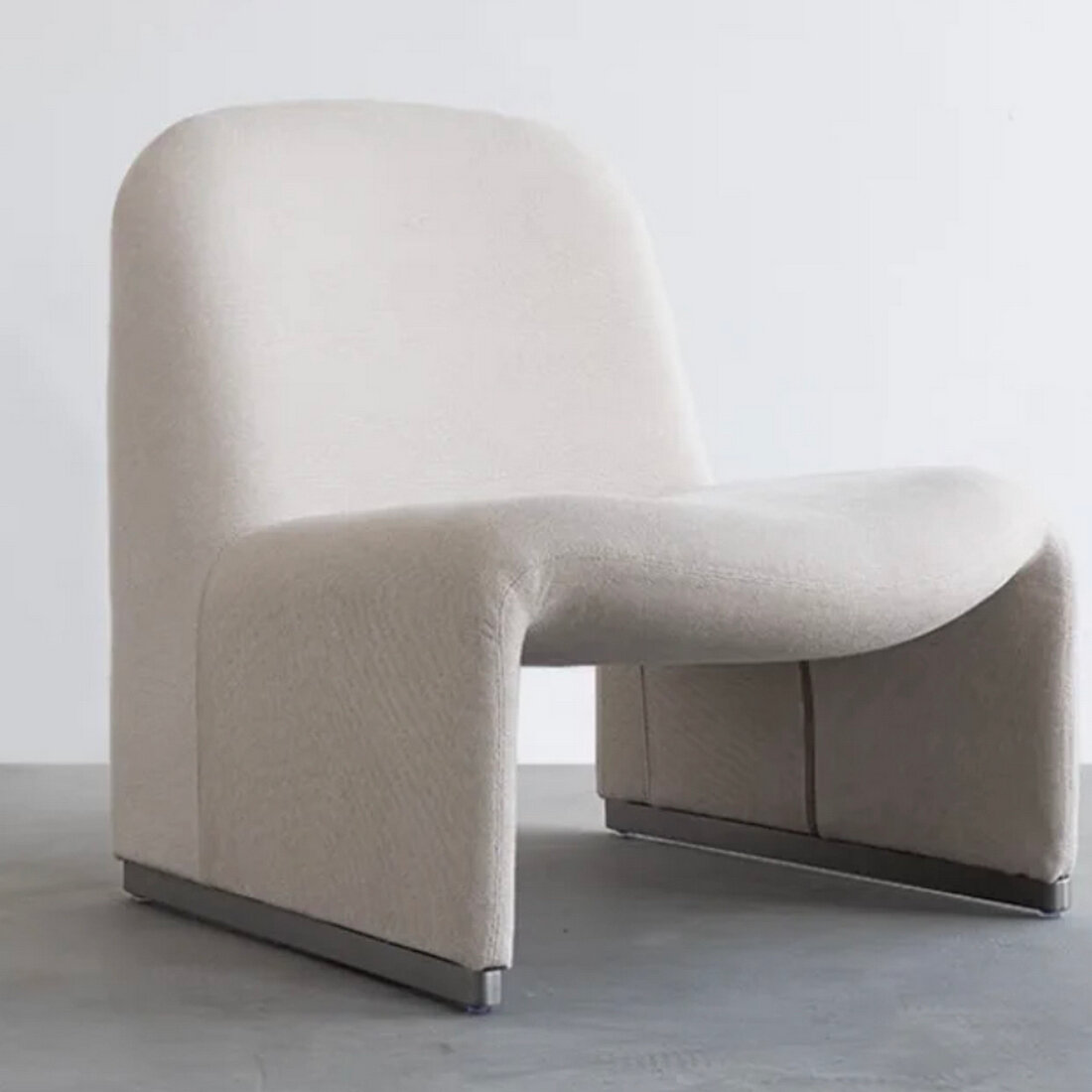 Кресло в стиле Fauteuil Alky (Ткань лен/молочный)