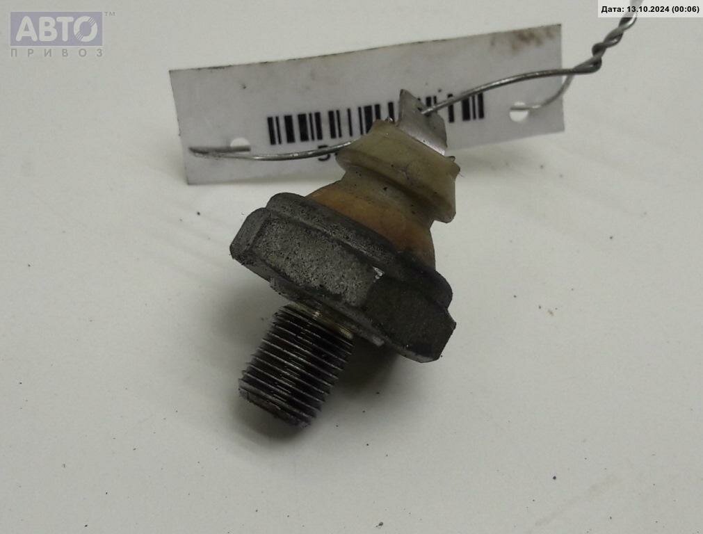 Датчик давления масла Volkswagen Golf-3