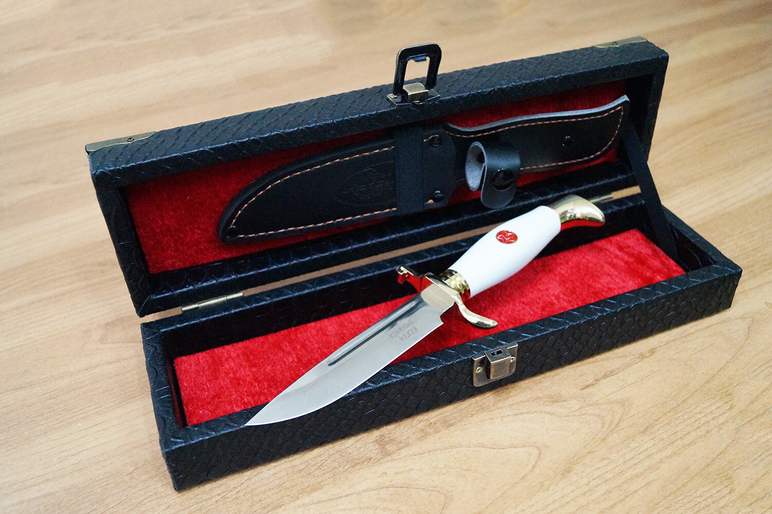 Нож разведчика Финка НКВД в подарочной коробке