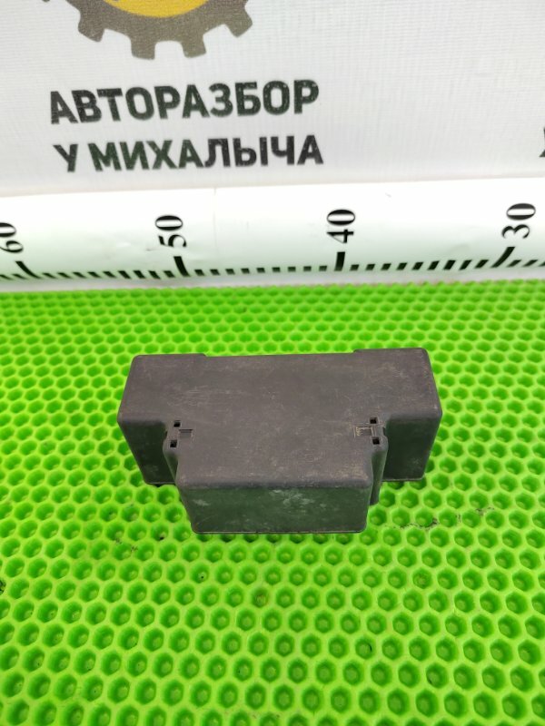 Крышка блока предохранителей Opel Astra H Z16XER 2004 (б/у) 13129783