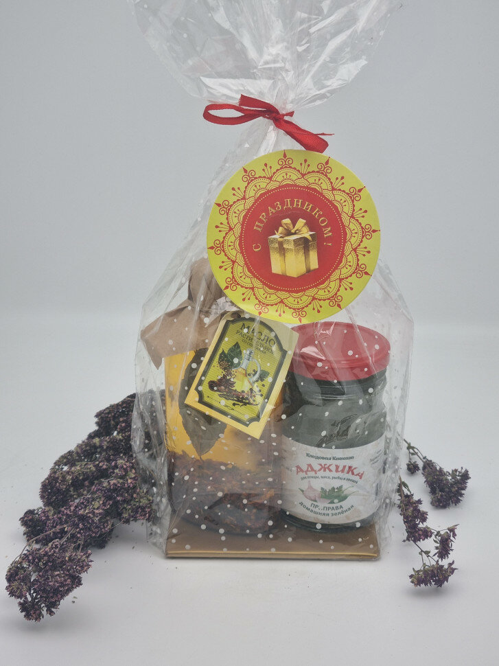 Набор аджика зеленая и масло со специями лучший подарок