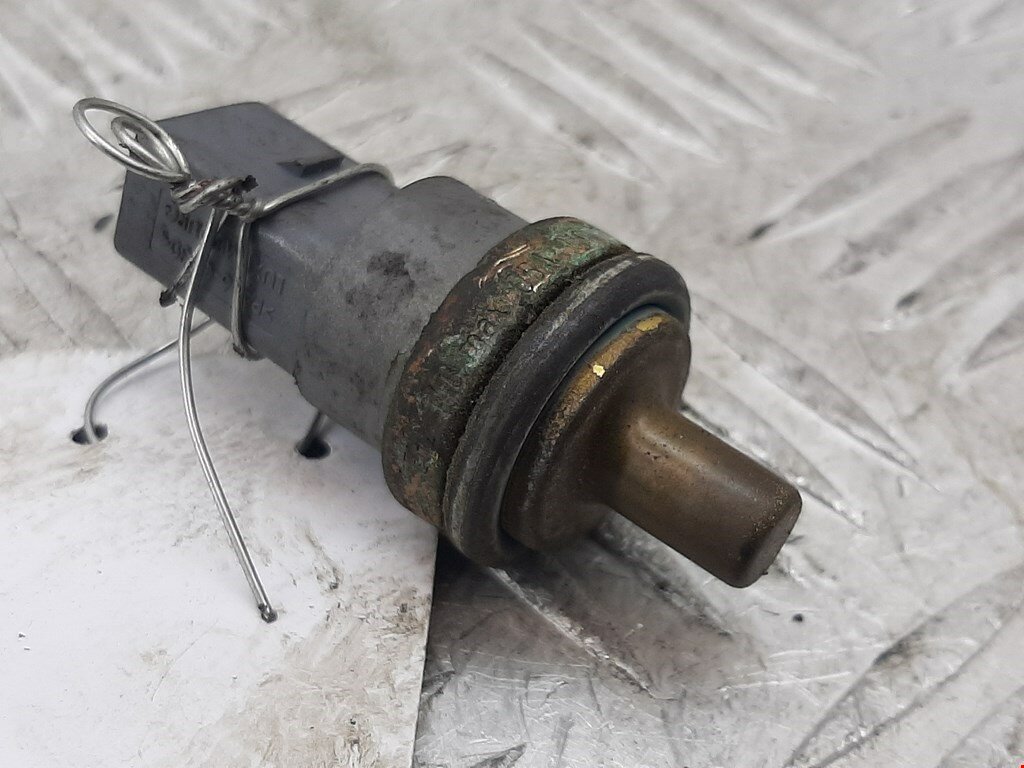 Датчик температуры охлаждающей жидкости Volkswagen Touran 1 06A919501A арт. 2049821