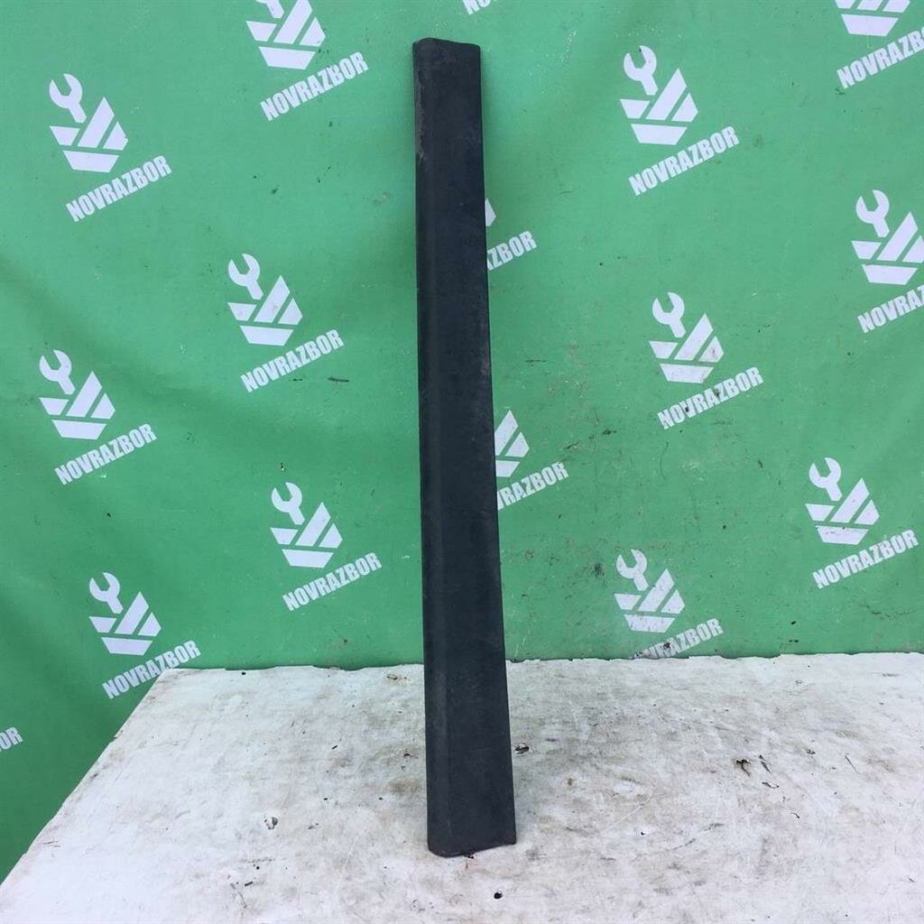 Молдинг передней правой двери VW Passat B3 1988-1993