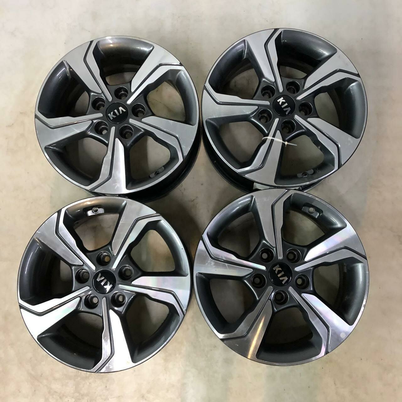 Колесные диски Kia 16x6.5 PCD 5x114.3 D67.1 ET50 (оригинал)