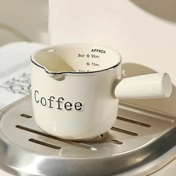 Чашки для молока/кофе, мерные стаканчики, контейнеры.