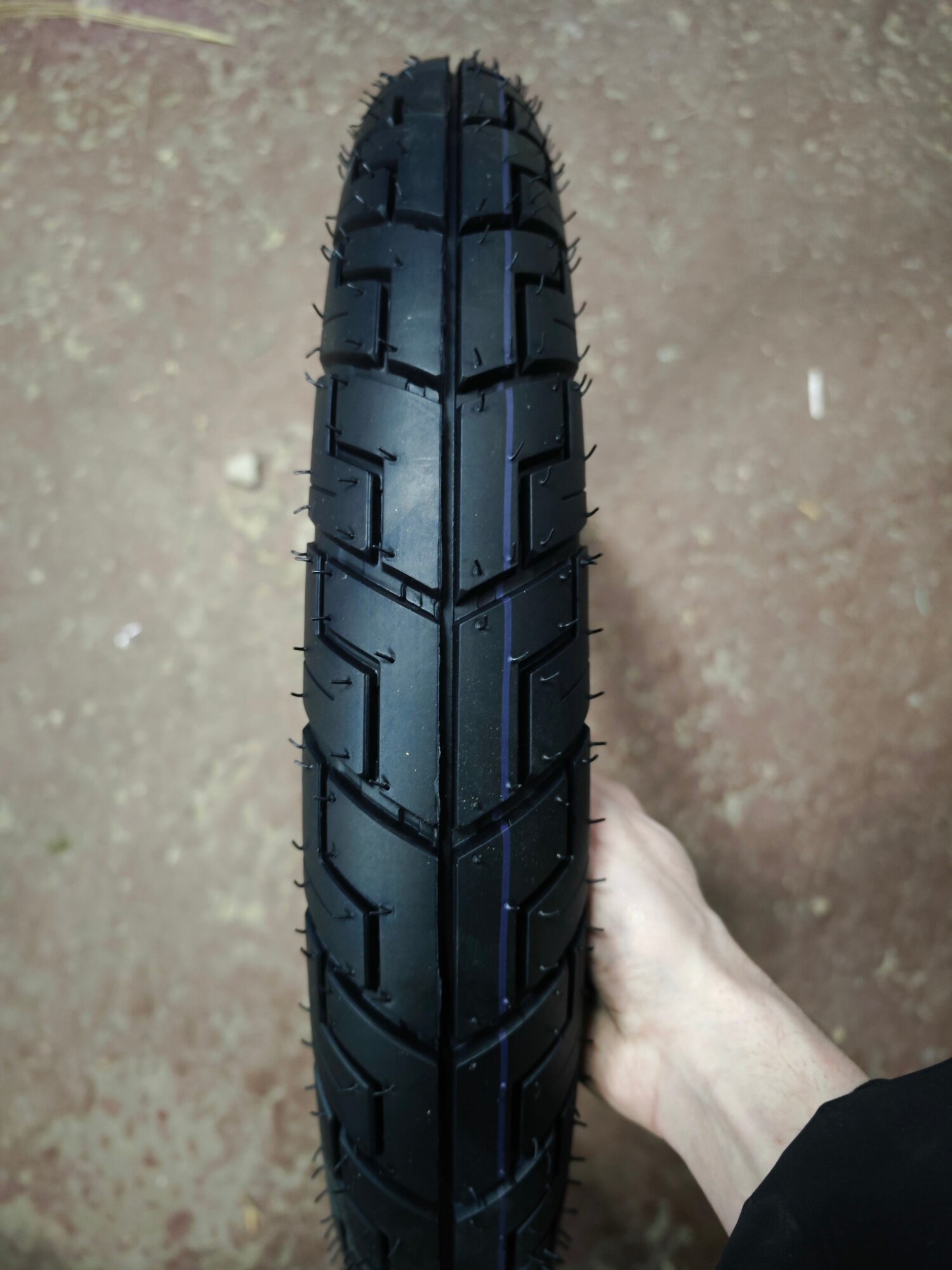 Покрышка бери И ебош 90/90-18 (MEDIUM) средняя жесткость