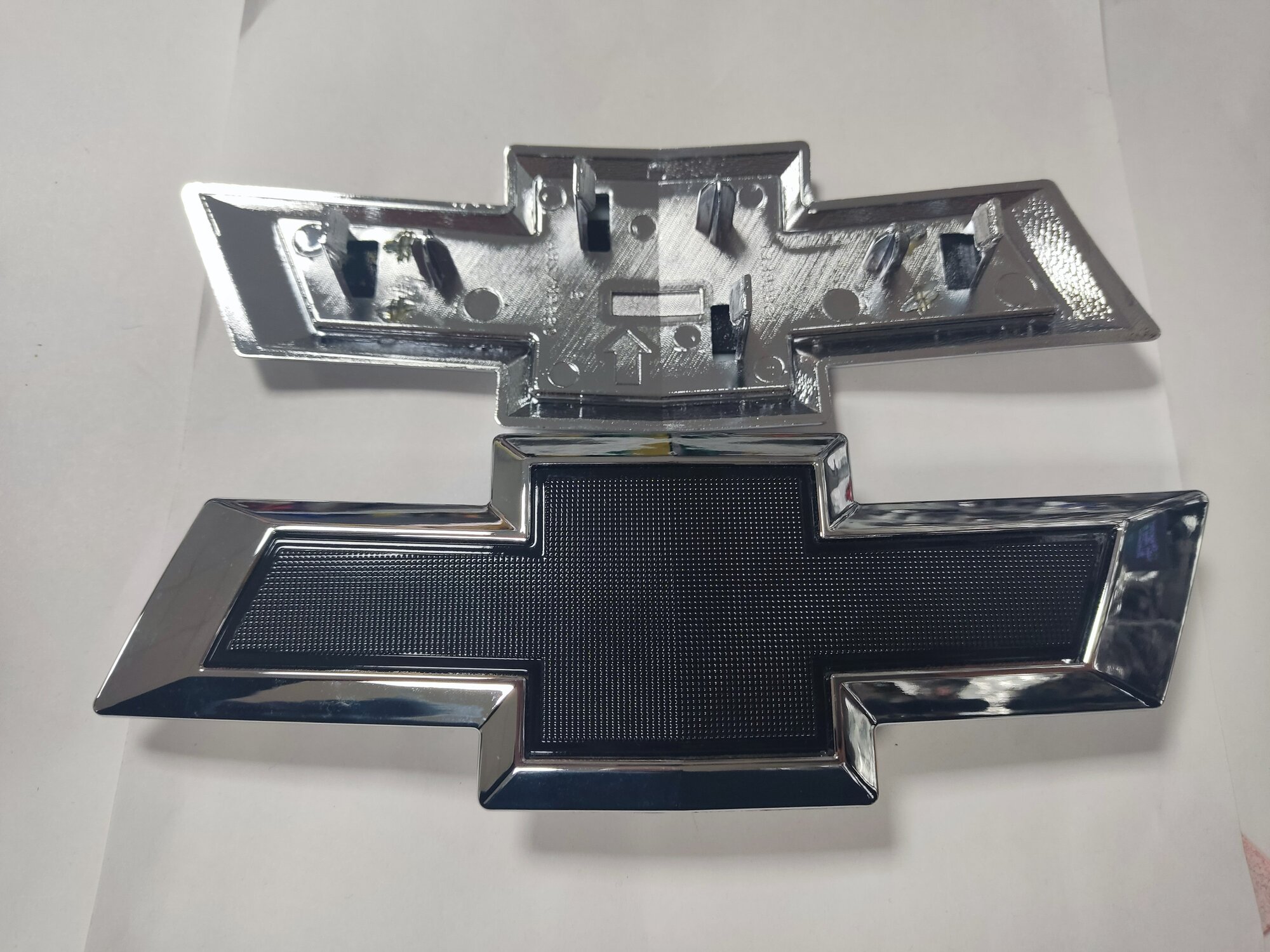 Эмблема Chevrolet, углепластик, глянцевая, для решетки радиатора, капота, багажника