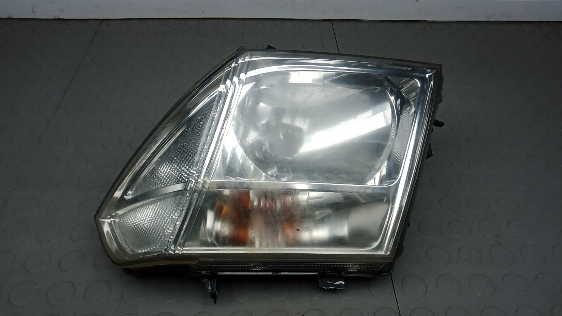 Фара левая NISSAN PATHFINDER R51