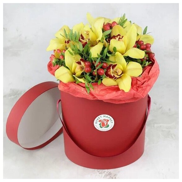 Букет Букет Маркет "Орхидея гиперикум", в шляпной коробке, 40 см