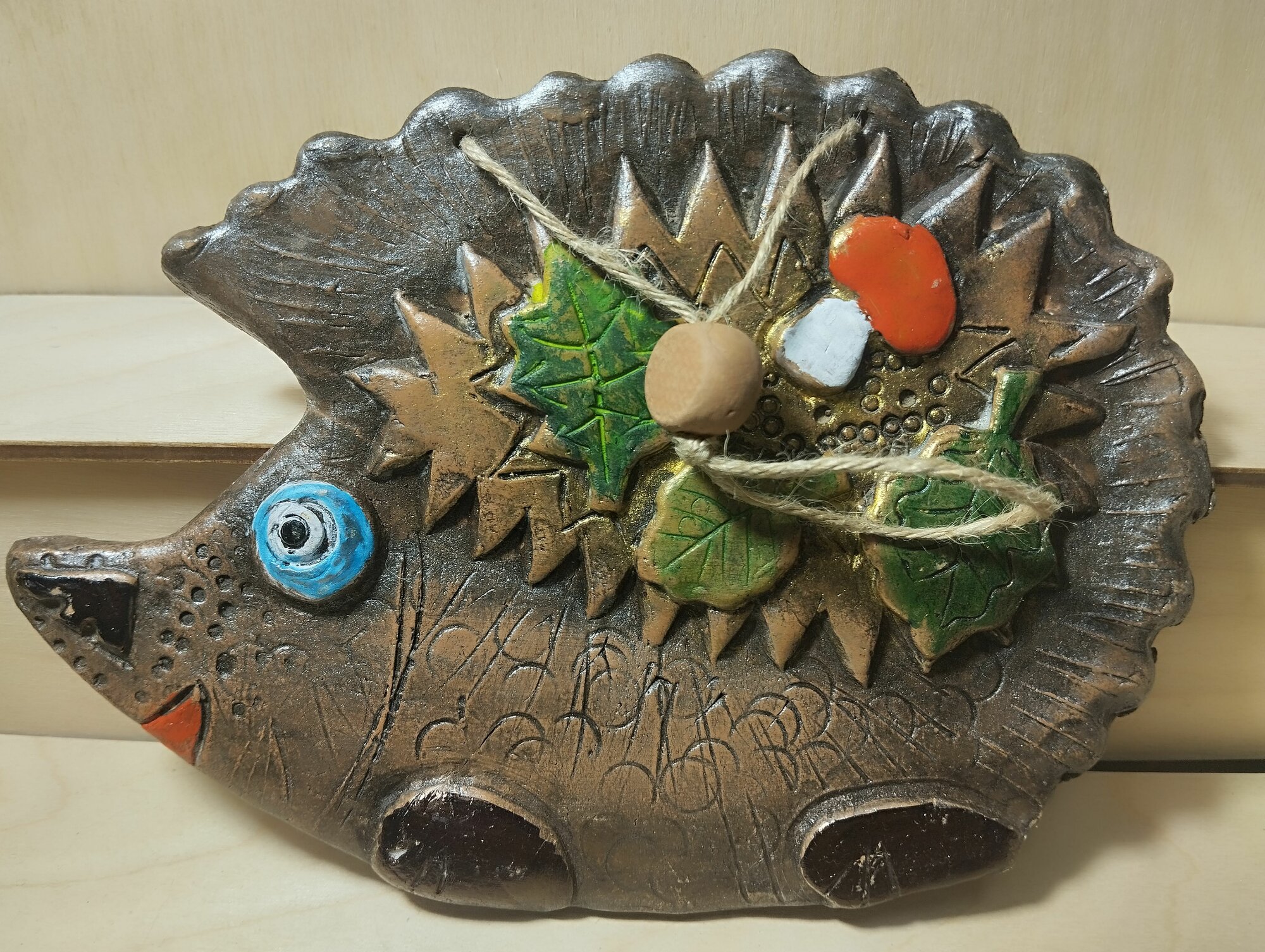 Панно настенное из глины Еж