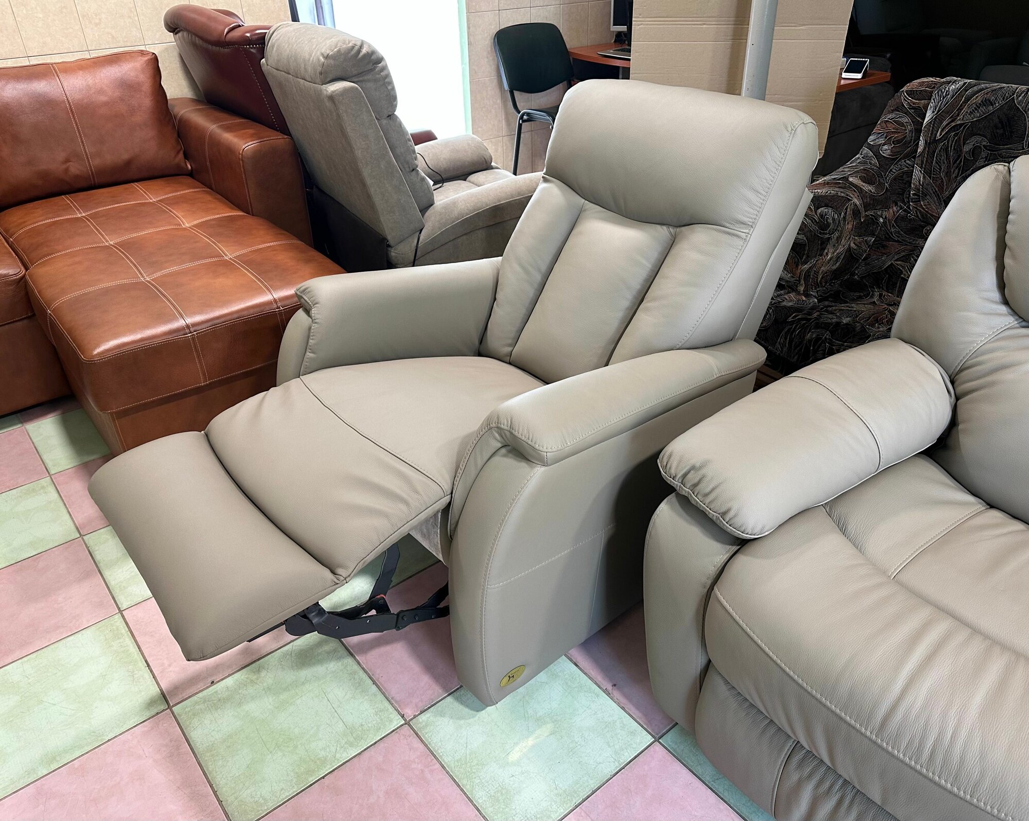 Финское кожаное кресло реклайнер, Finesse