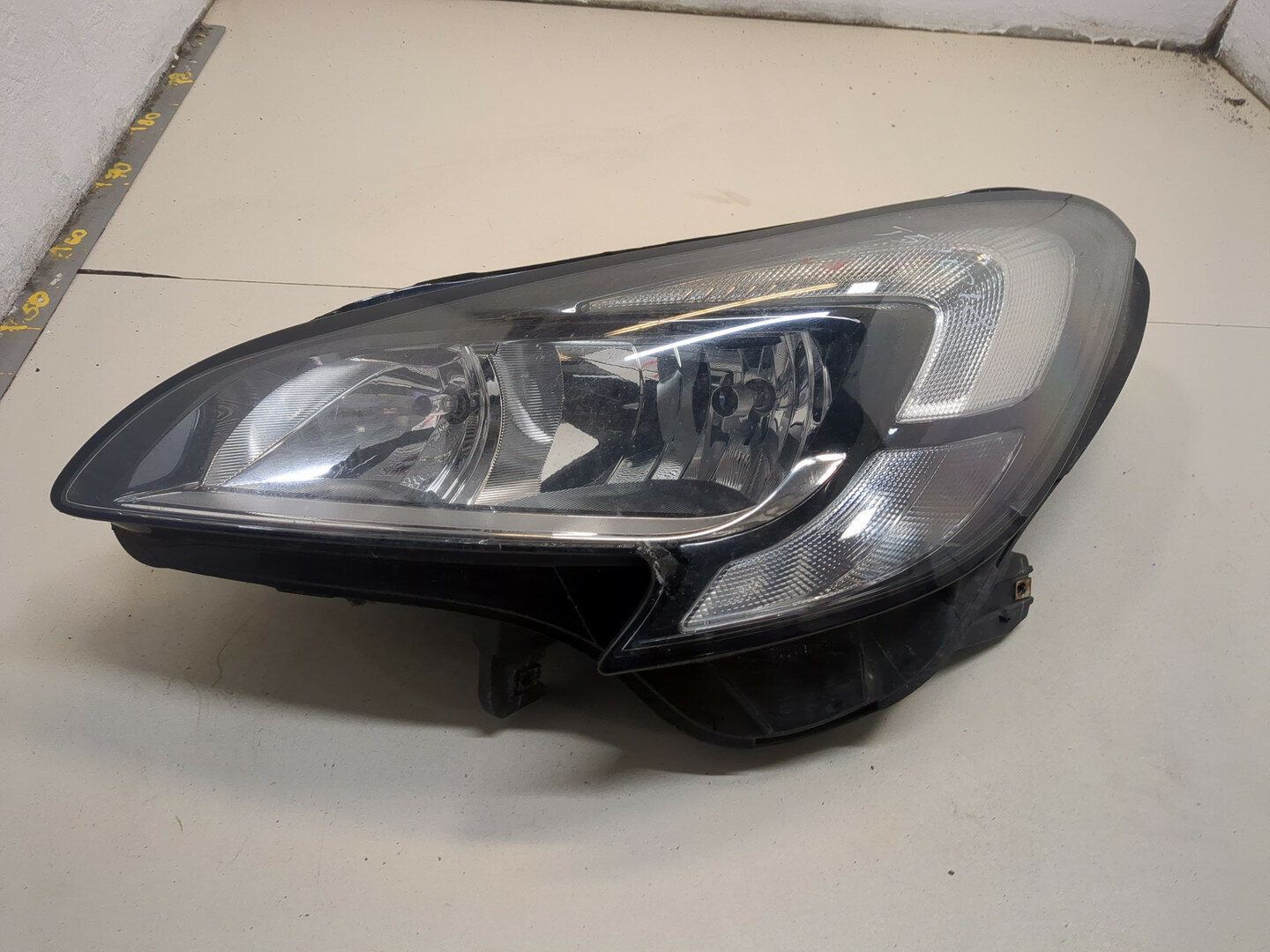 Фара (передняя) левая Opel Corsa E Б/У