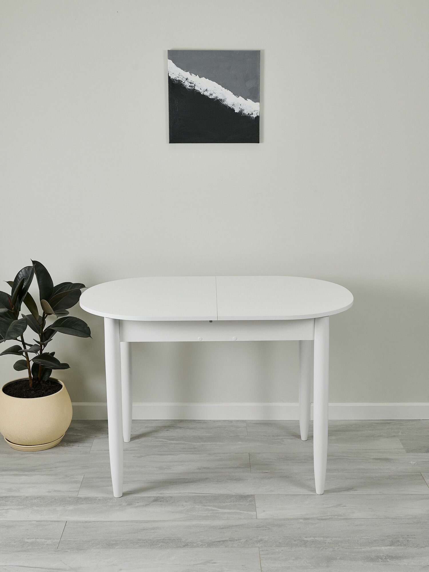 Стол овальный раздвижной обеденный для кухни с деревянными ножками