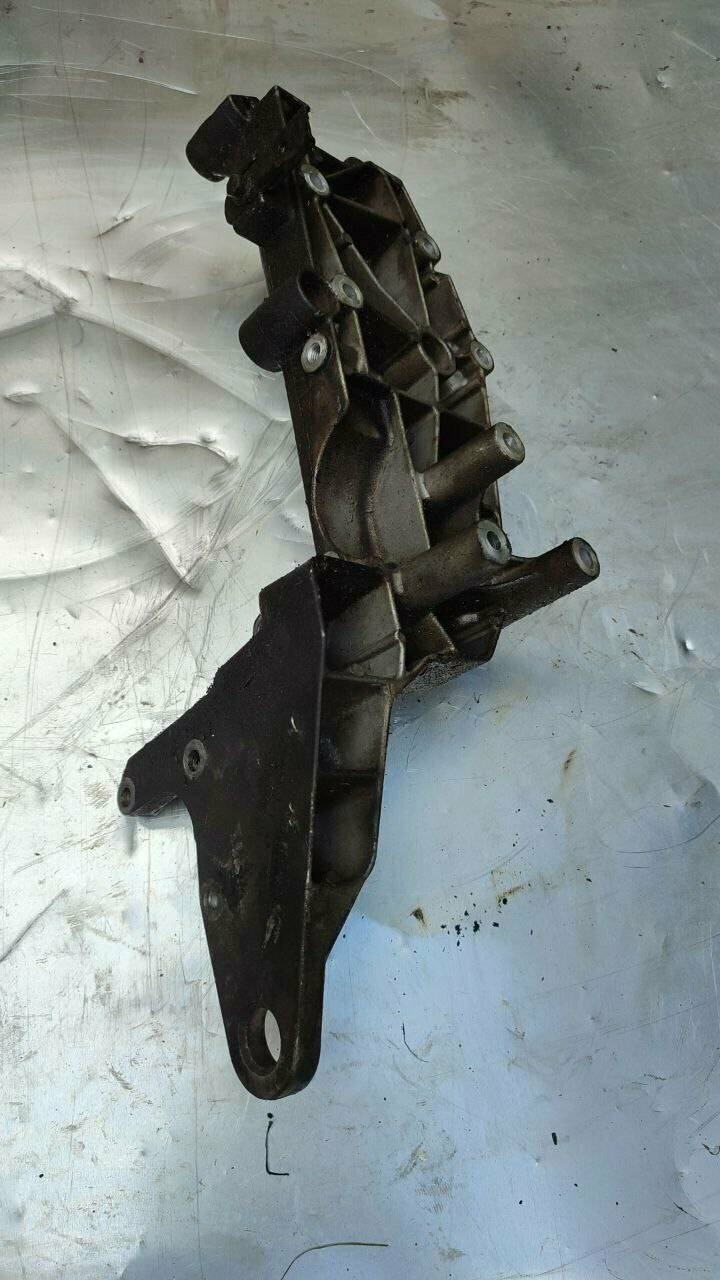 Кронштейн генератора Volvo S60 (2000 - 2004) 9497106