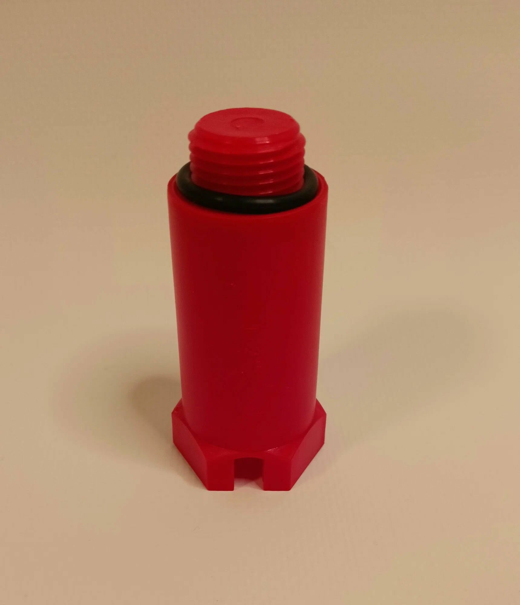 Заглушка (пробка) монтажная Fusitek FT03403, 1/2" НР, с уплотнителем, красная ( 10шт )