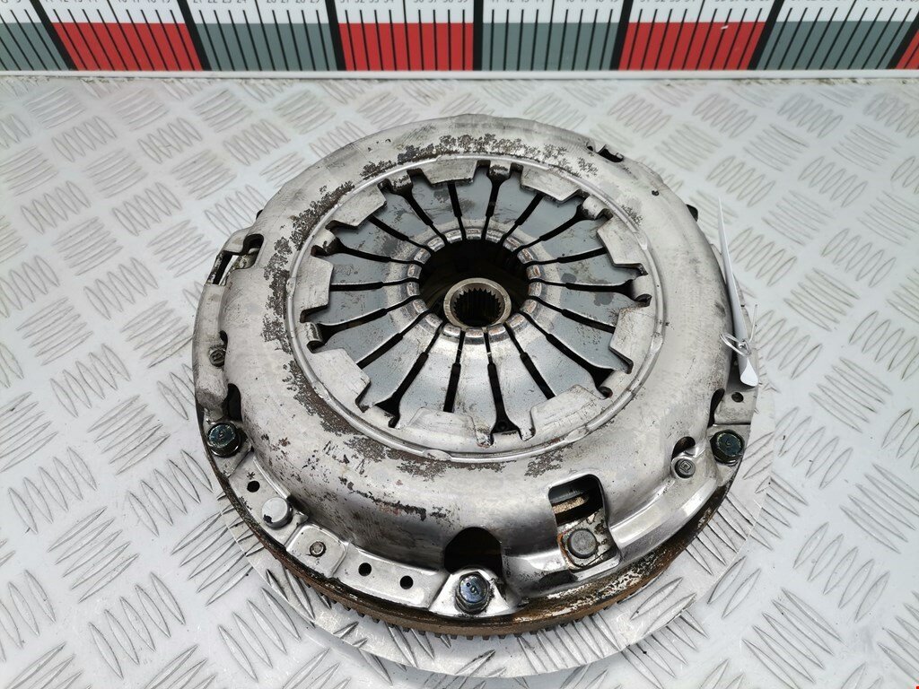 Маховик (демпфер сцепления) Nissan Note (E11) 12310EE000 арт. 1975648
