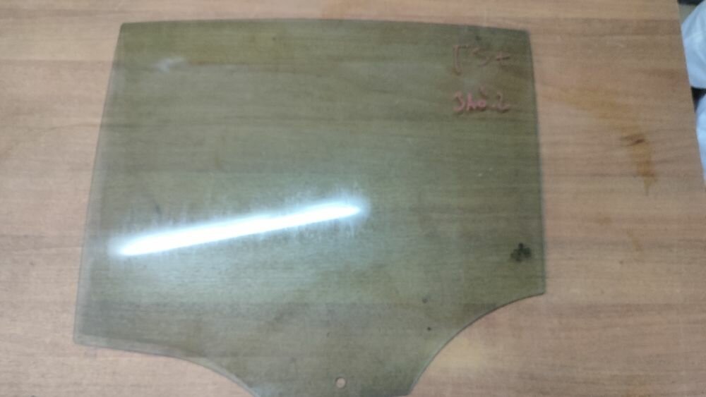 Стекло двери задней левой VW Golf Plus 5M0845025