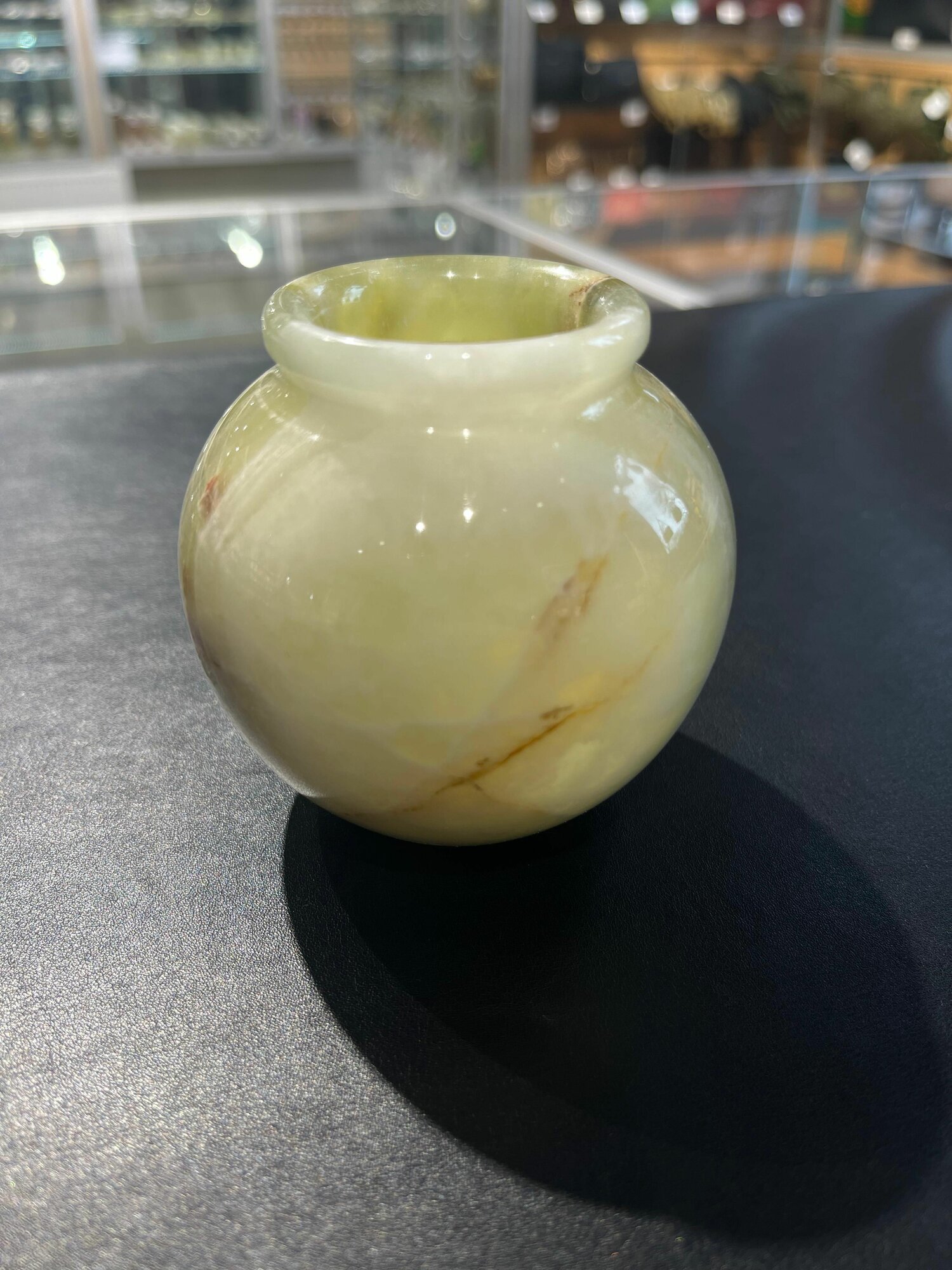 Горшочек из натурального полудрагоценного камня оникс от бренда Present61