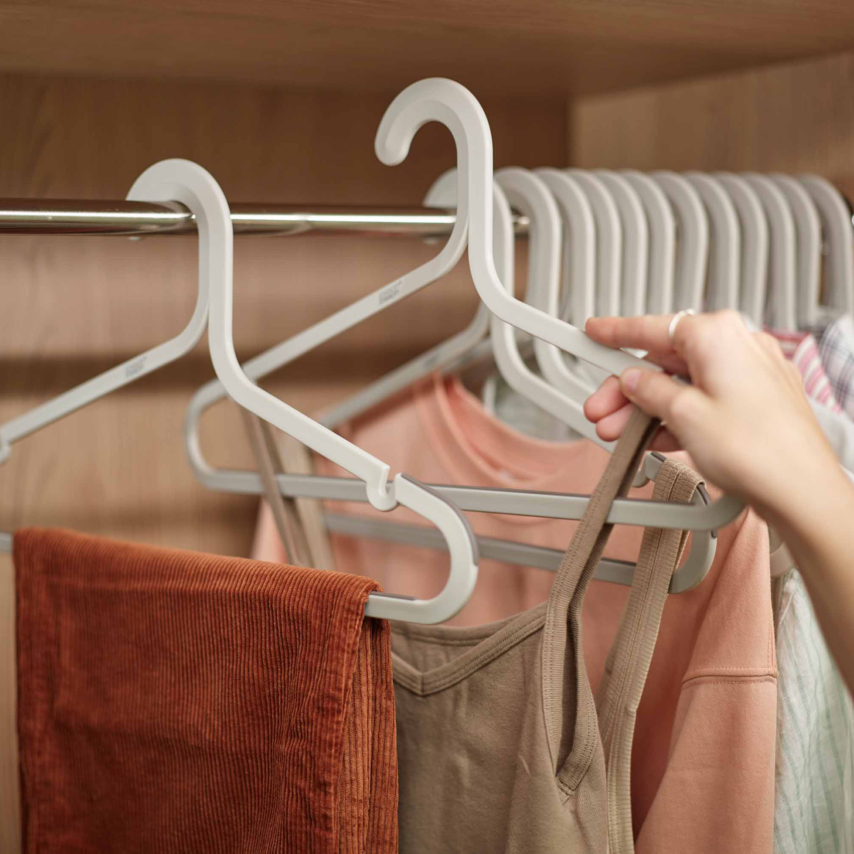 Набор из 5 вешалок для одежды Joseph Joseph Orderly