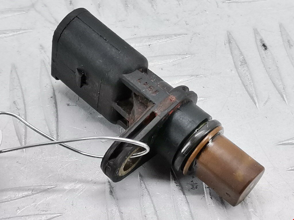 Датчик распредвала Volkswagen Passat 6 06C905163B арт. 1391987