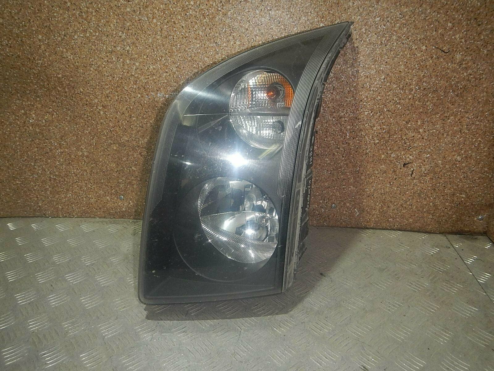 Б/У Фара левая, Volkswagen (Фольксваген)-CRAFTER (07-) VOLKSWAGEN CRAFTER (07-) Царапины на стекле, сломано три креплени...