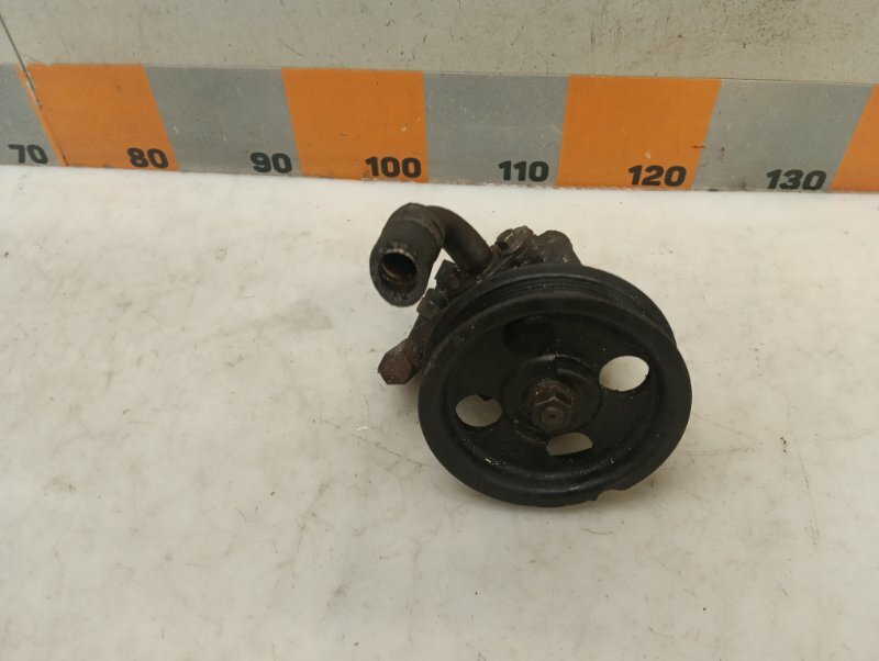 Б/У насос гур, Форд Фокус 1 Насос гидроусилителя Ford Focus 2001 1 295868 FORD арт. YS413A674AA