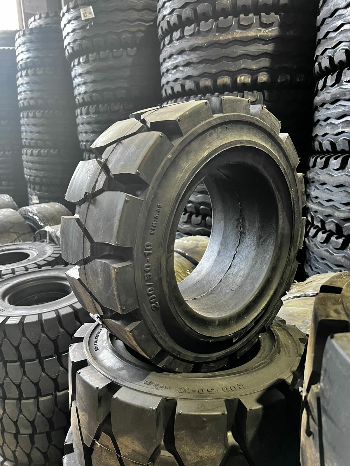 2005010TH200(Q) Шина цельнолитая 200/50-10 SUNSTYER TH200