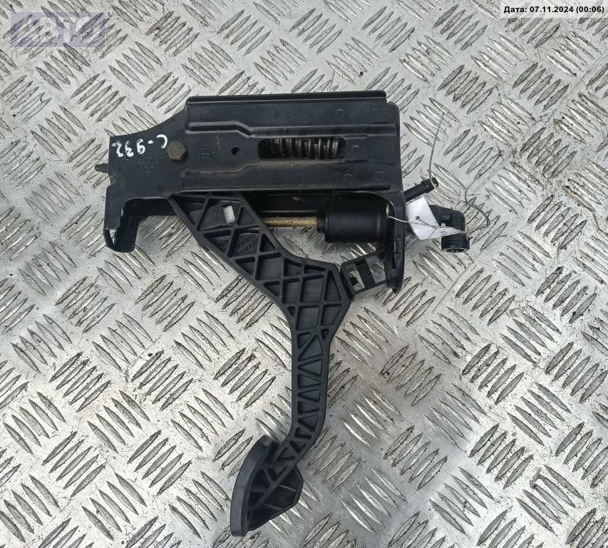 Цилиндр сцепления главный Volkswagen Golf-4