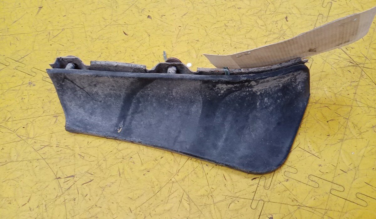 Брызговик передний Cayenne Porsche 7L5807513A