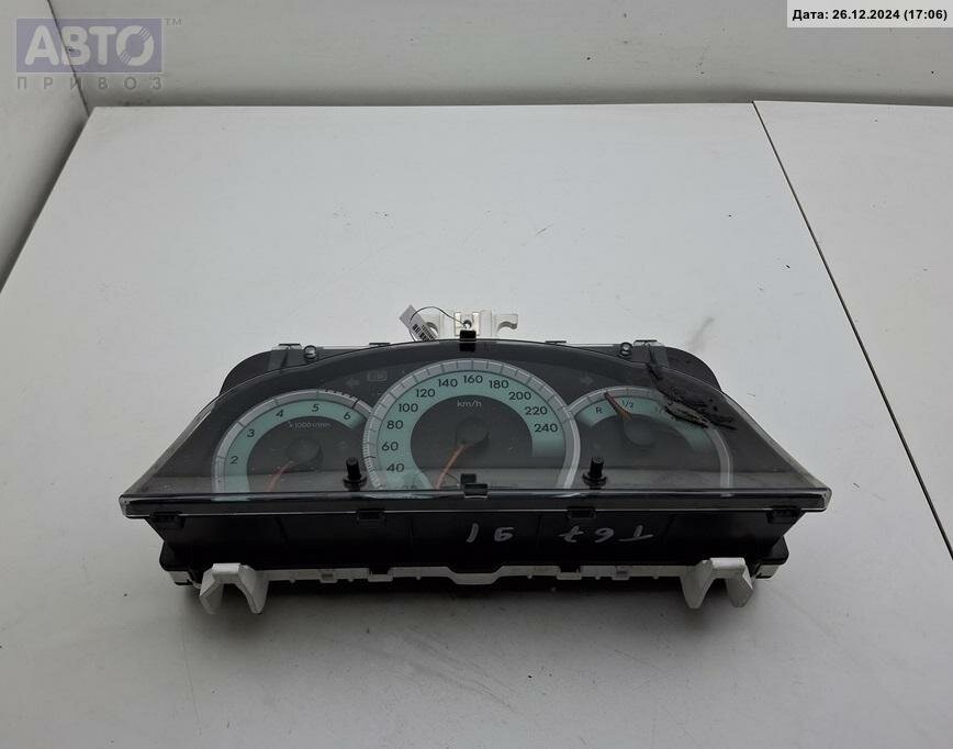 Щиток приборный (панель приборов) Toyota Corolla Verso