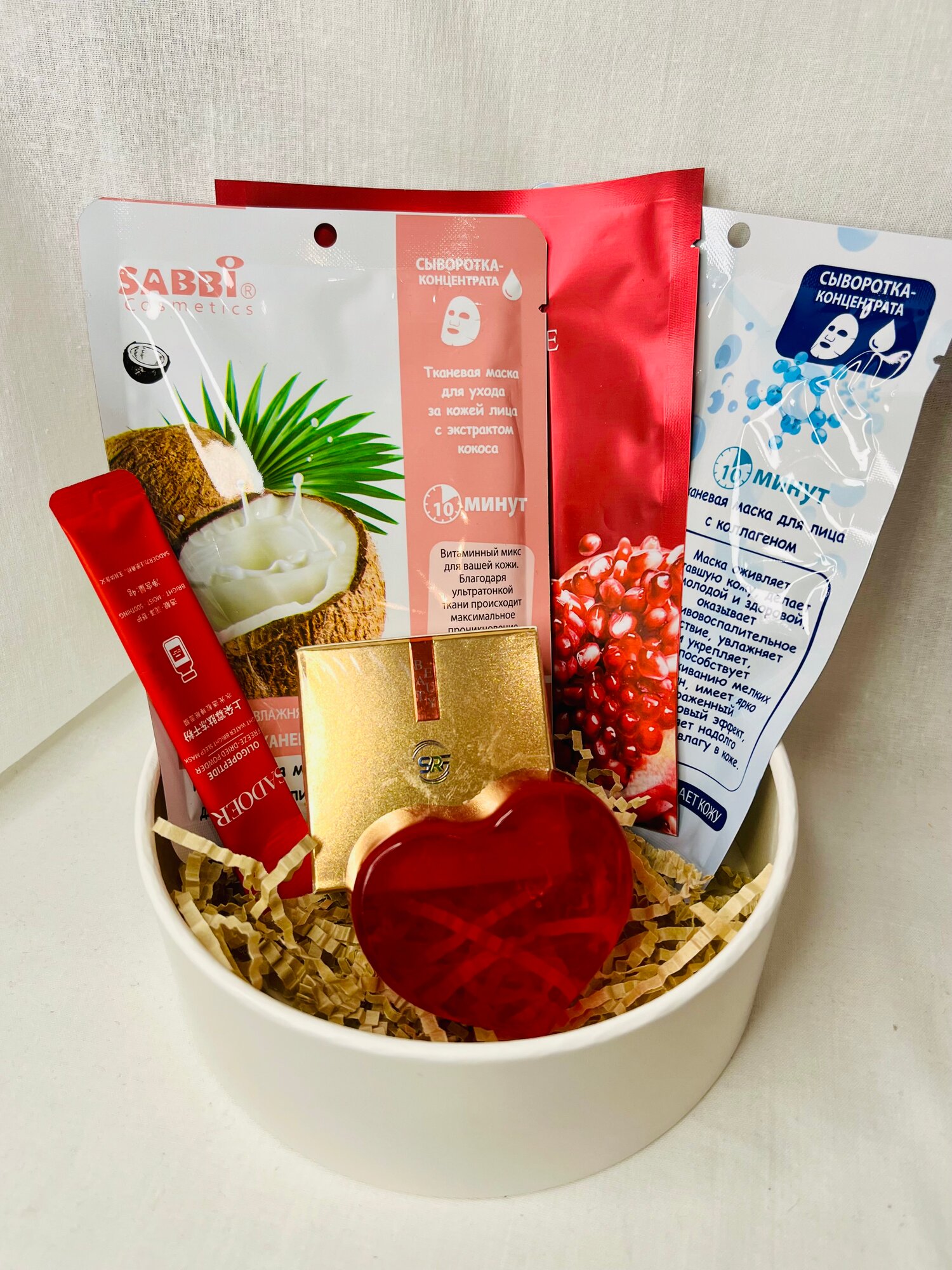 Подарок на Новый год, день рождения , для девушки, женщины, набор косметики . Подарок учителю, маме, сестре, подруге