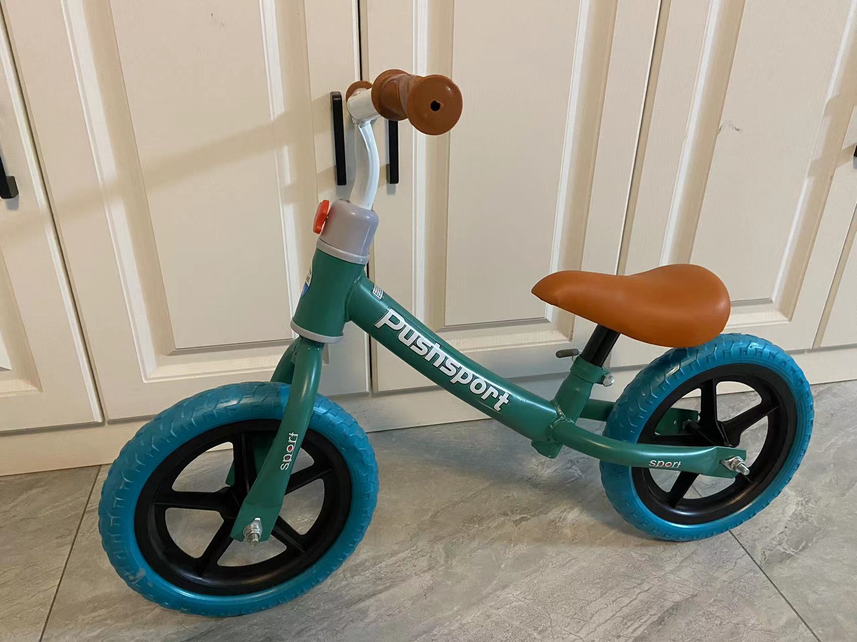 Беговелы для детей 2-6 лет, без педалей, регулируемые самокаты, двухколесные йо-йо, детские велосипеды