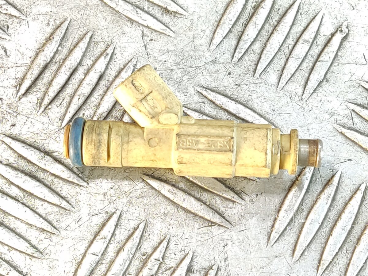 Форсунка двигателя MAZDA MPV LW ЛВ 0280155861