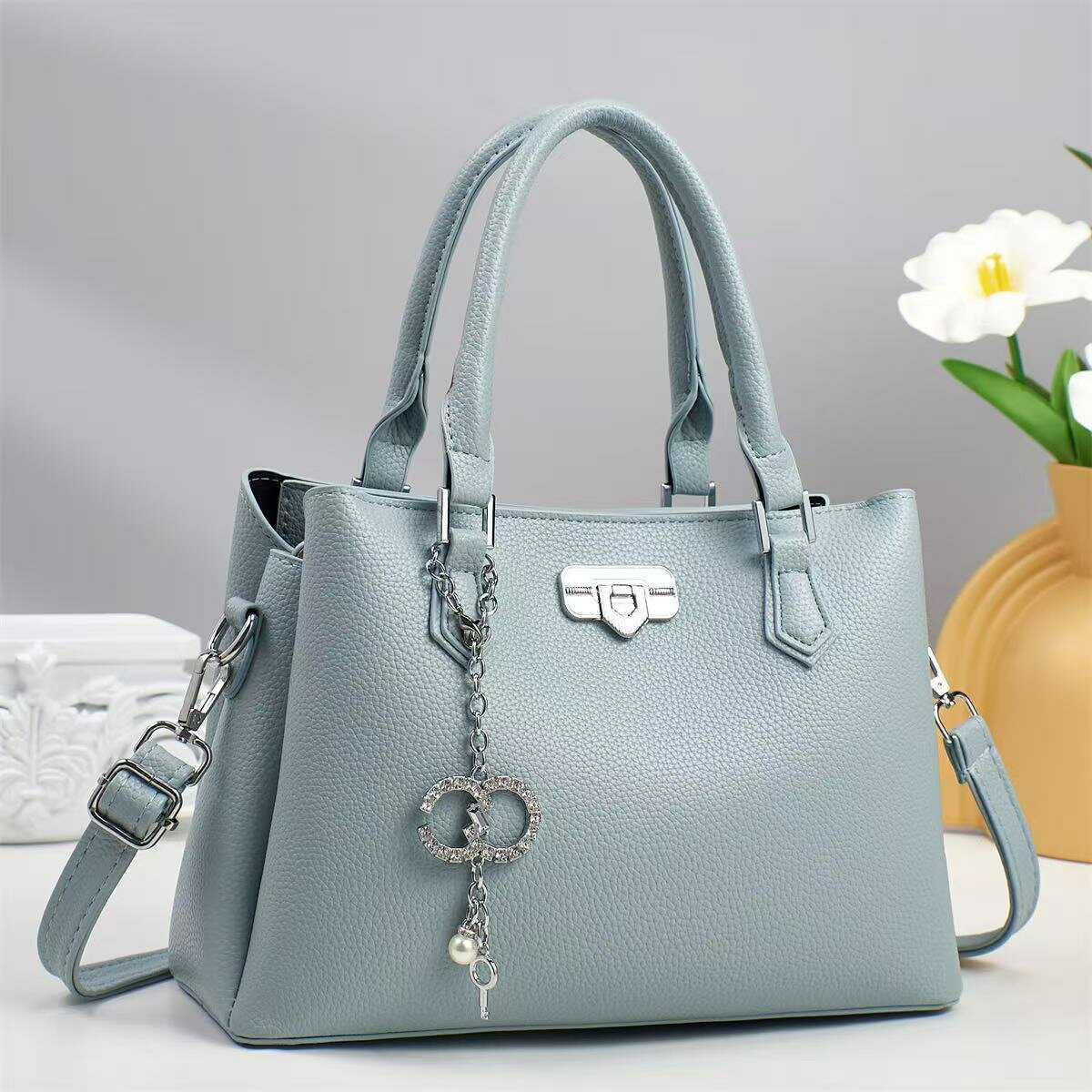 A95946 Женская сумка для офиса: стильная и практичная модель