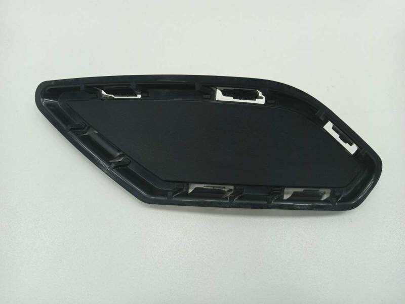 Накладка заднего бампера правая Audi Audi Q8 2018