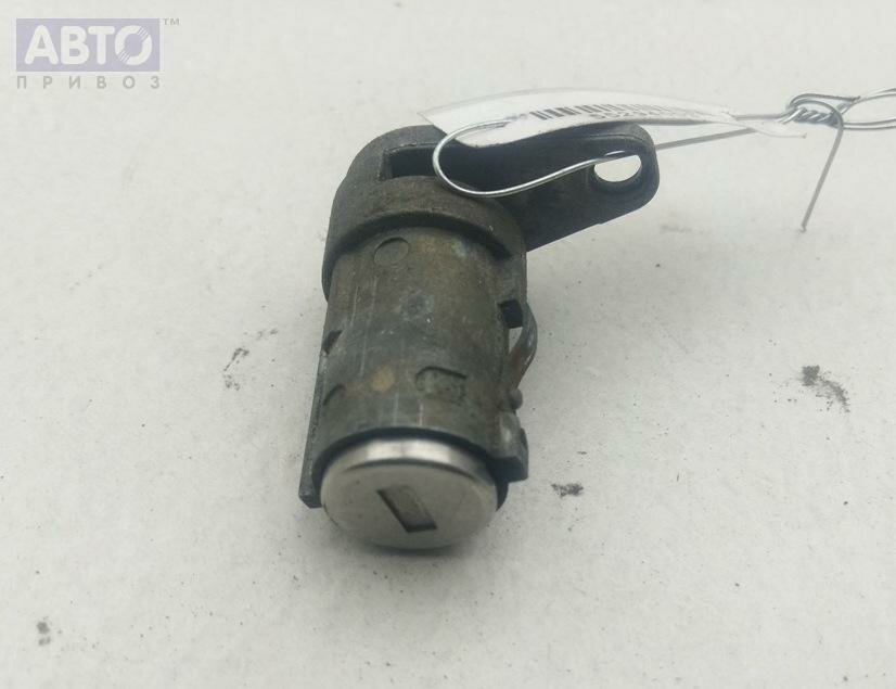 Личинка замка Peugeot 307