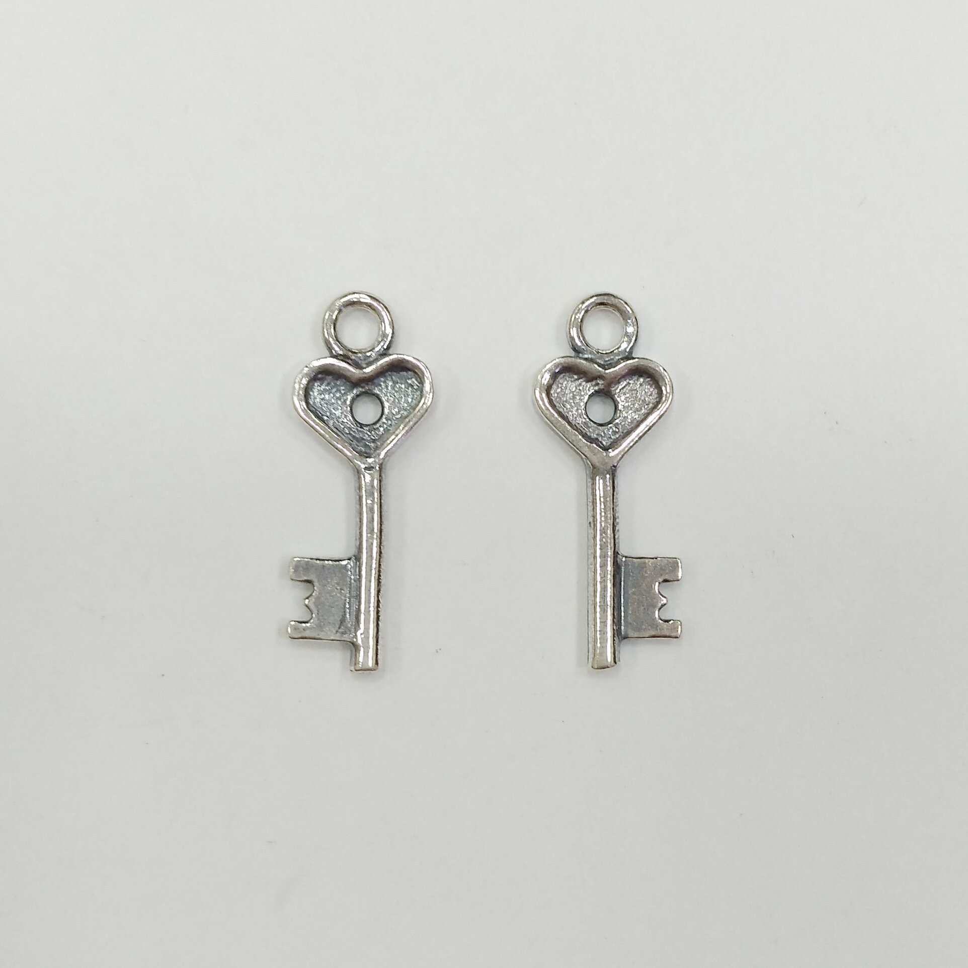 Подвеска, 17.5х6.5х1.5мм, Ключик с сердечком, базовый материал - латунь, посеребренный с чернением, 2 шт.