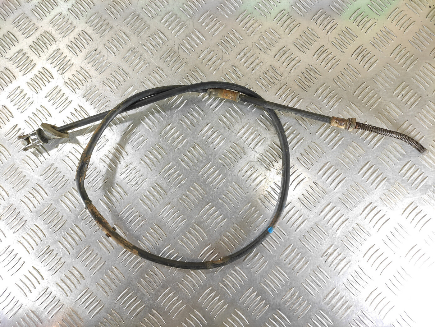 Трос стояночного тормоза MITSUBISHI Carisma 2000 2003 MR914269