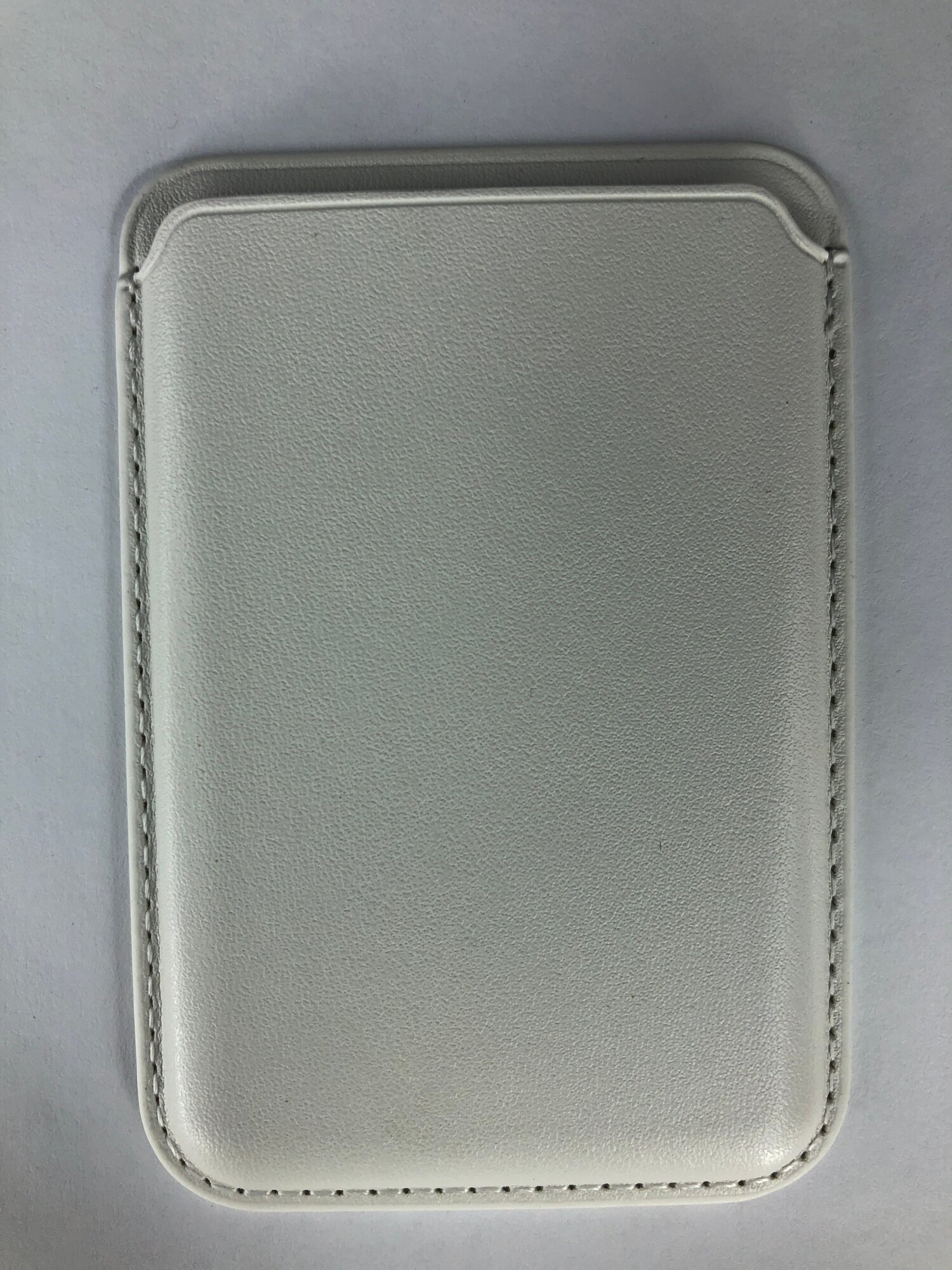 Чехол картхолдер MagSafe Wallet на телефон для банковских карт, пропуска белый, Cardholder магнитный, МагСейф держатель для карт из экокожи в подарок