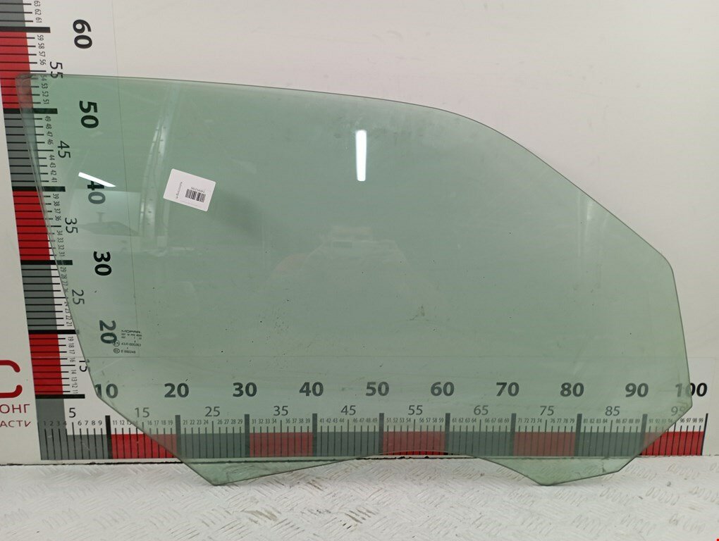 Стекло двери передней правой Chrysler 300C 1 05065486AD арт. 1899706