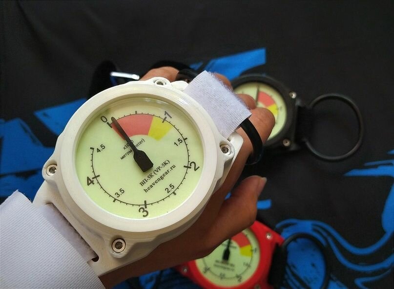 ВП-5К, Высотомер парашютный анероидный, шкала 4500 м, флуоресцентная, (Белый)