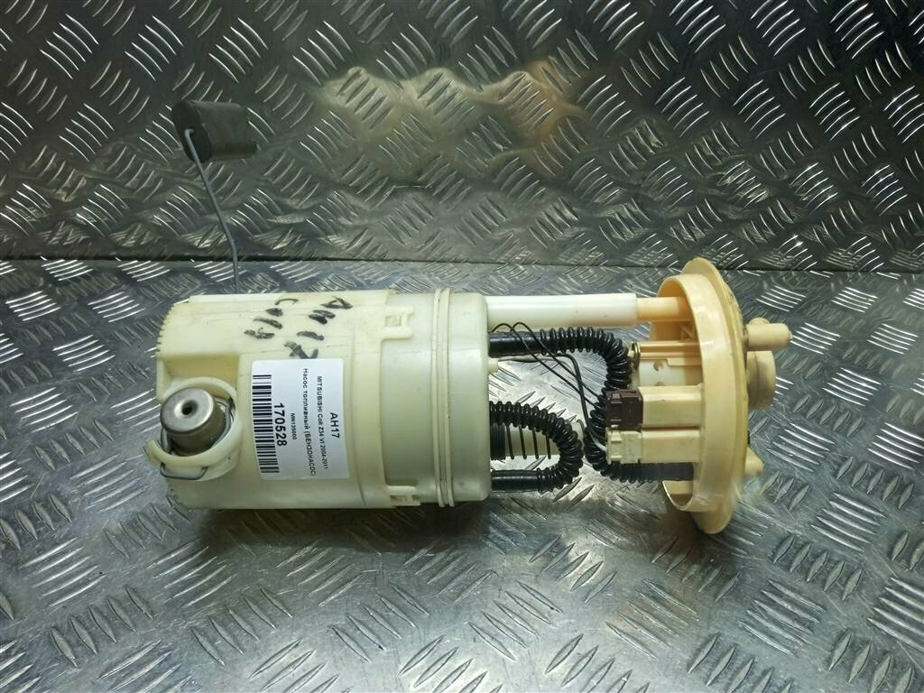 Насос топливный (бензонасос) Б/У для MITSUBISHI COLT Z30 (2002—2012) MN135000