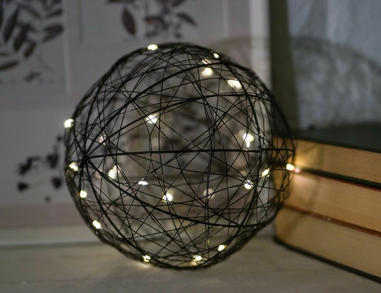 Декоративный светящийся ШАР лантисель нуар, металл, 20 тёплых белых LED-огней, 20 см, таймер, батарейки, Koopman International AMZ106530