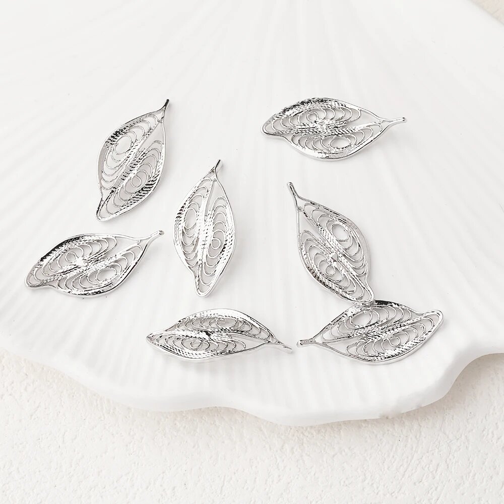 Подвески листики серебряного цвета 27x13mm-platinum, 4 шт